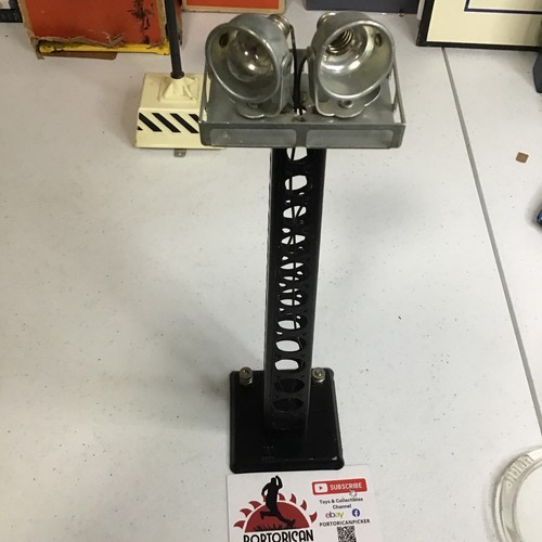 Louis Marx 0 Signal, Black Flood Light Tower Crossing Light Signal ...