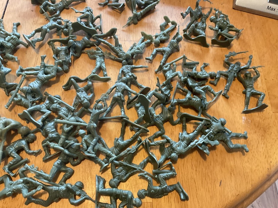 Lot 74 Vintage 1960's Army Men Toy Soldiers | eBay