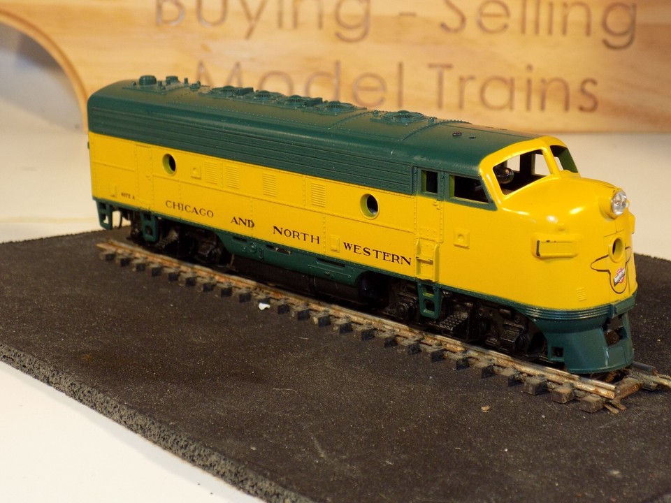 HO Athearn EMD FP7 C&NW 4072-A Tested knuckle rear, no front coupler ...