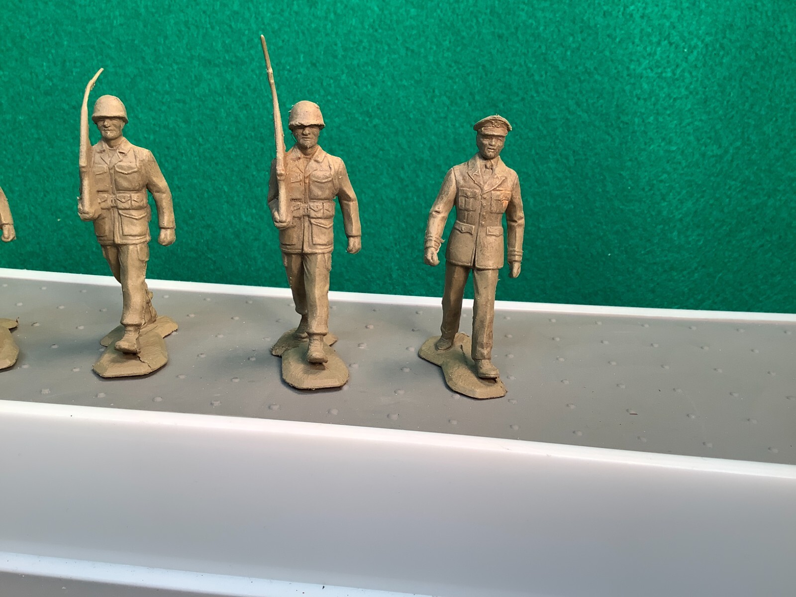 VINTAGE MARX 1960'S MARCHING 54MM SOLDIERS | Grelly USA