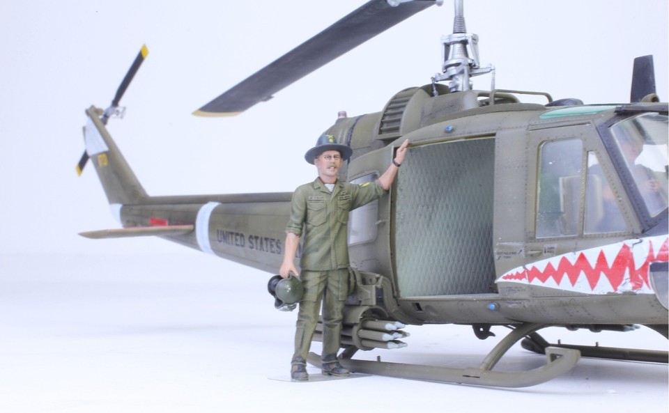 (Pre-Order) Set 02 US Helicopter Pilots & Crew Vietnam war 1:35 Pro ...