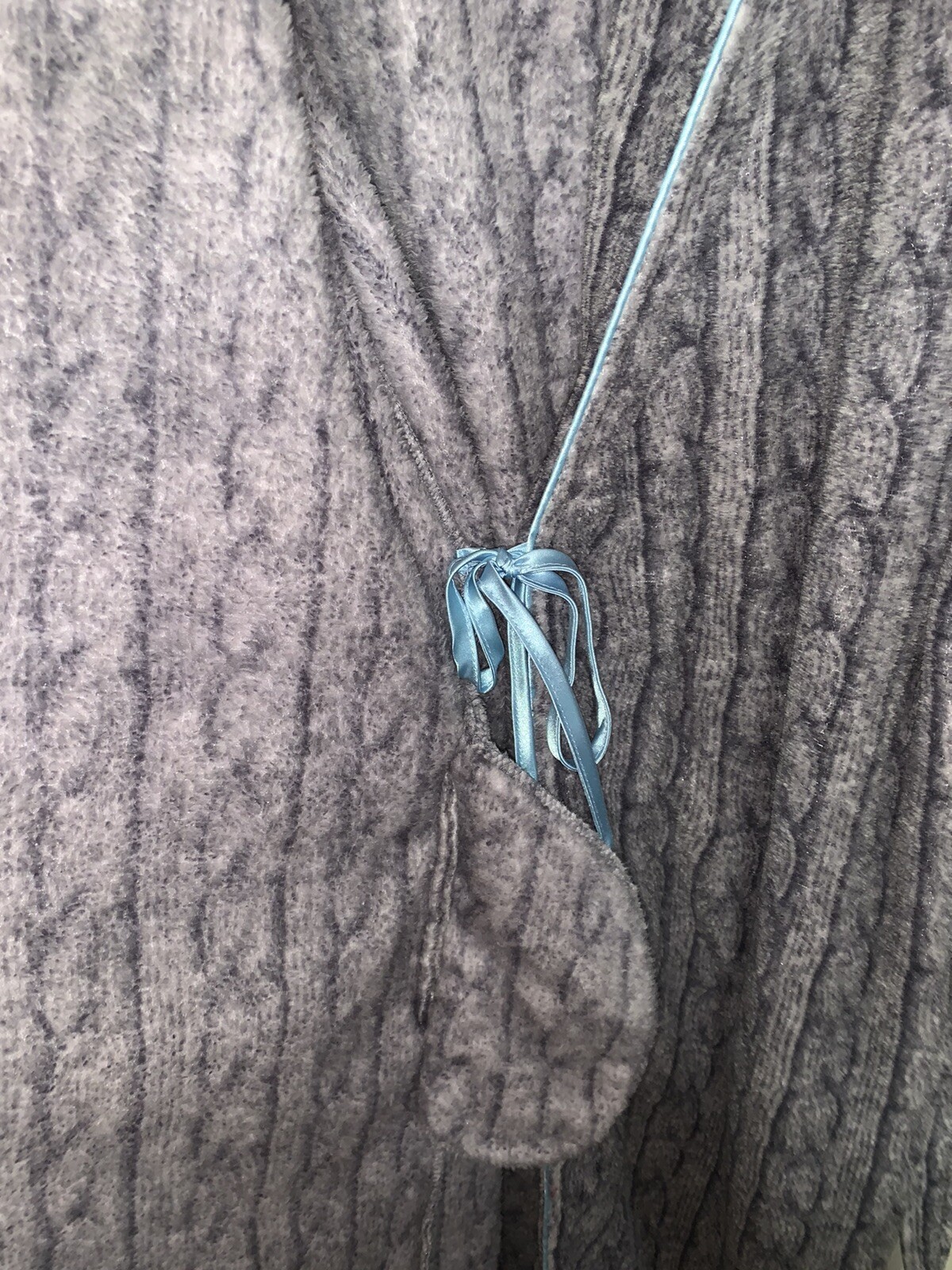 Laura Ashley Women's Gray Plush Cozy Knee Length Spa Robe Pockets Size ...