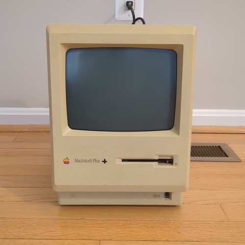 Vintage 1987 Apple Macintosh Plus 1MB M0001A Computer - Powers On ...