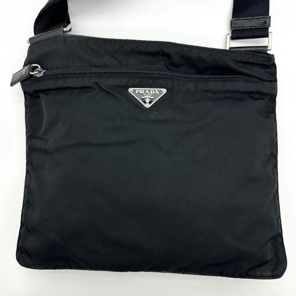 Borsa a tracolla Prada con logo triangolo in nylon nero autentica | eBay