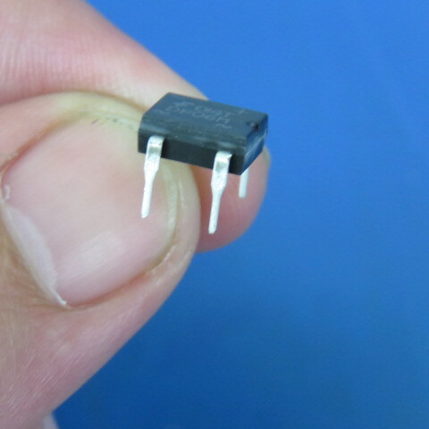 FAIRCHILD DF06M Qty of 450 per Lot 1.5 A 600 V SILICON BRIDGE RECTIFIER ...