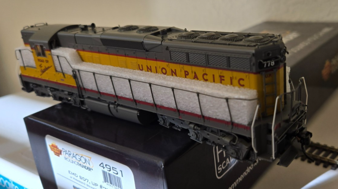 Ho Scale BLI Broadway Limited 4951 Union Pacific UP SD9 #778 Pargn 3 ...
