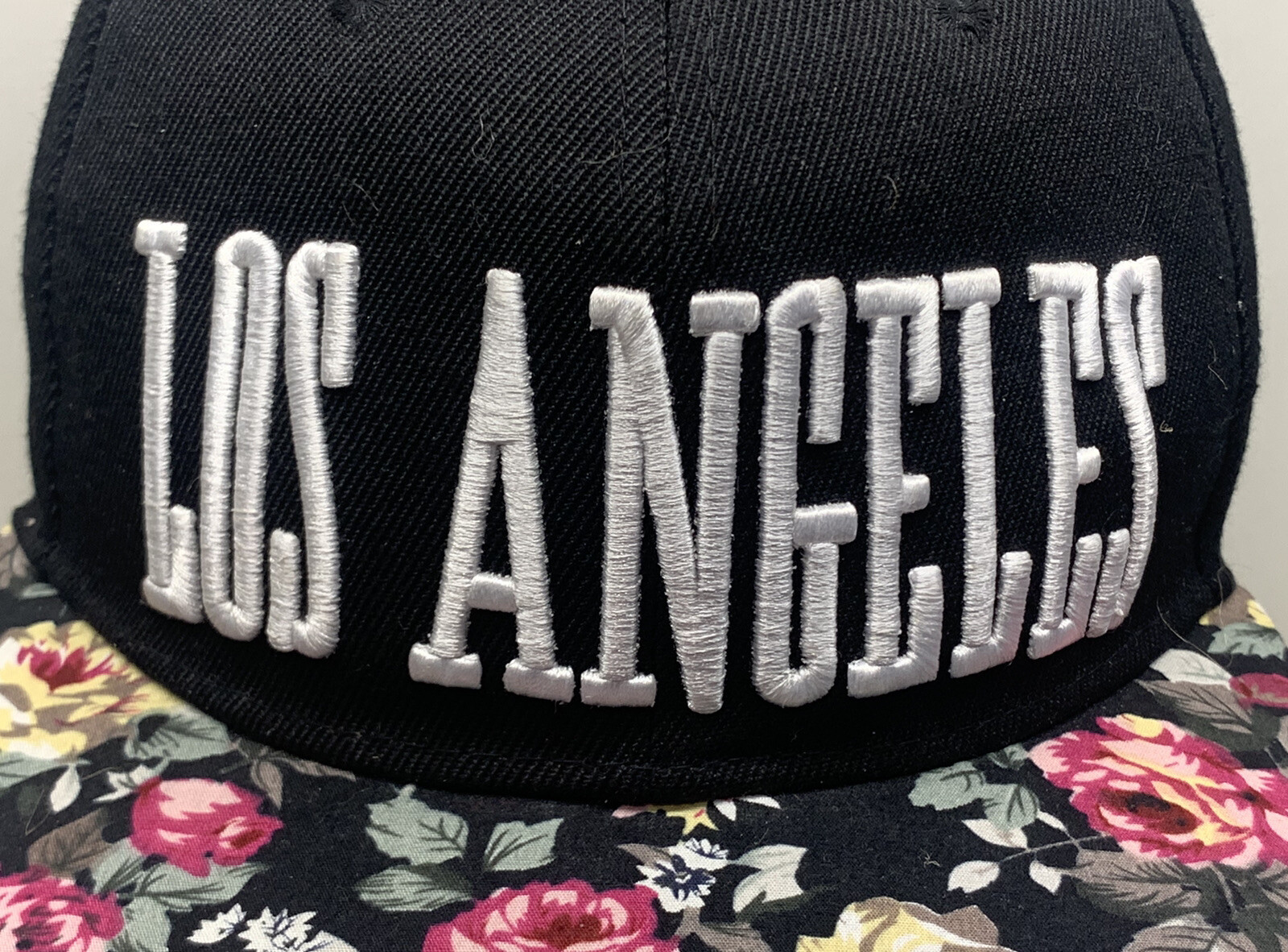 Retro LOS ANGELES Script Spell Out Embroidered Baseba… - Gem