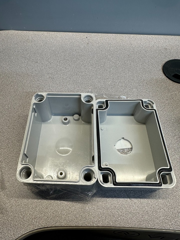 Allen Bradley 598-1PB22G 22mm Push-Button Enclosure, 62mm x 92mm ...