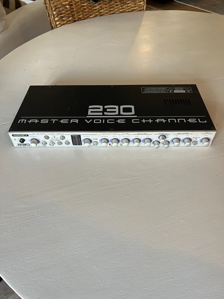 Aphex 230 MVC Tube Pre/Compressor/Para EQ/De-Ess/Gate/Big Bottom ...