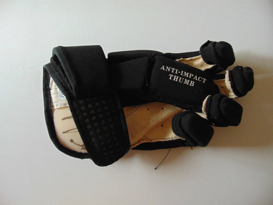 "Fort Worth Brahmas" Terry Menard Hand Signed Hockey Glove | eBay