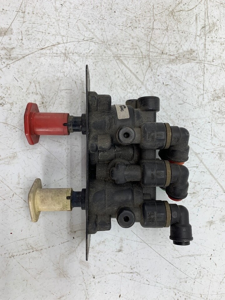 Freightliner Bendix Trailer Air Brake Valve 5018303 | eBay
