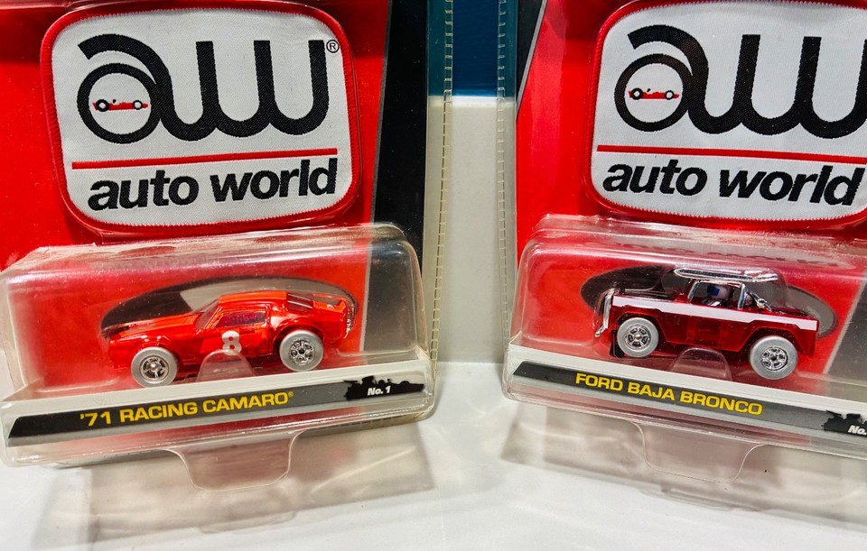Auto World XTraction First Lap '71 Racing Camaro and Ford Baja Bronco ...
