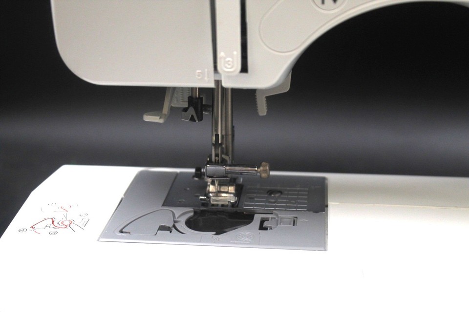 BROTHER BC-2100 Computerized Electric Sewing Machine Foot Pedal ...