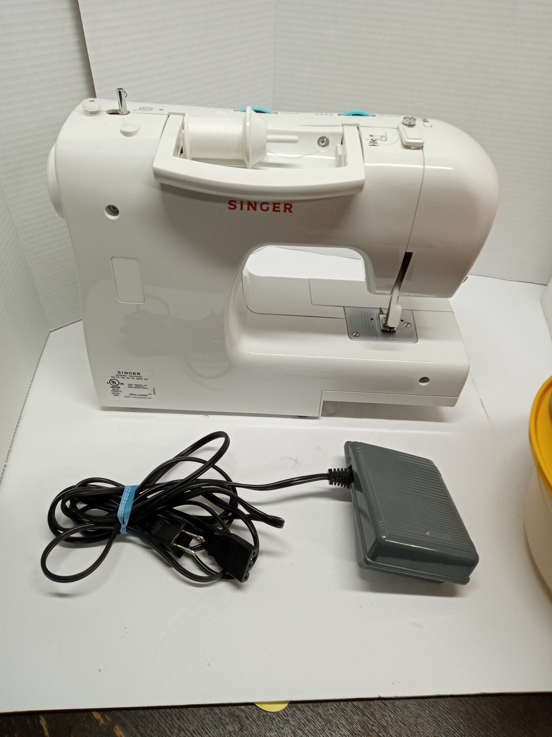 SINGER SEWING MACHINE Model 2263 Tested Works | eBay