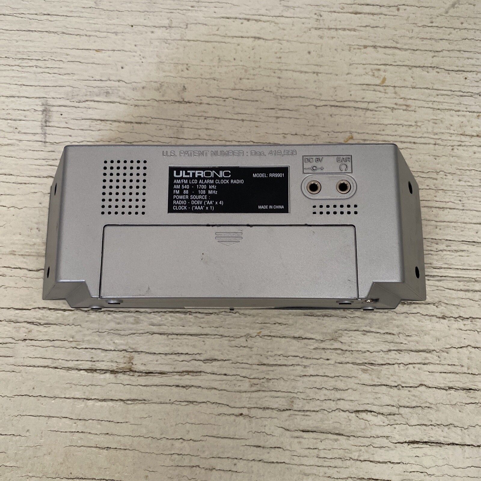 ULTRONIC ALARM CLOCK RADIO Vintage Am/fm LCD Alarm Clock Radio RR9901 ...