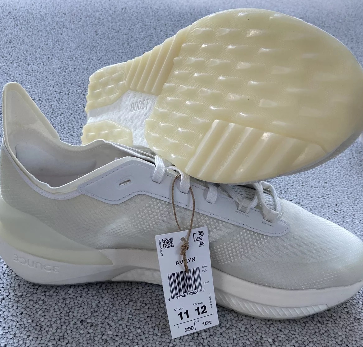 Adidas Avryn Mens 11 Women 12 Training Shoes Boost Bounce Sneakers HP 5972