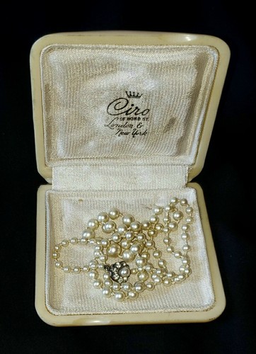 Ciro Of Bond Street Cultured Pearl Necklace in Original Bakelite Box ...