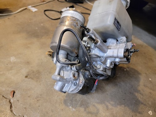 03 Mitsubishi Montero ABS Booster Pump Module OEM MR569728 for sale ...