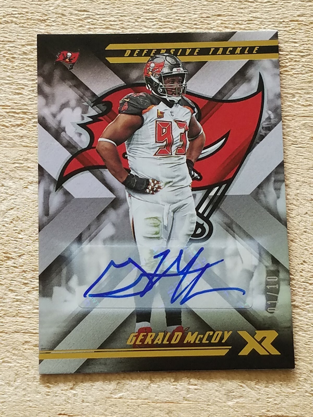 2018 PANINI XR GERALD MCCOY BUCCANEERS AUTOGRAPHED SILVER BASE CARD #01 ...