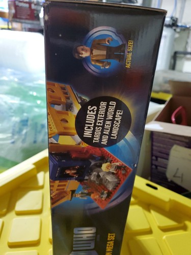 New in Box Character Building - Doctor Who: TARDIS Console Room Mega ...