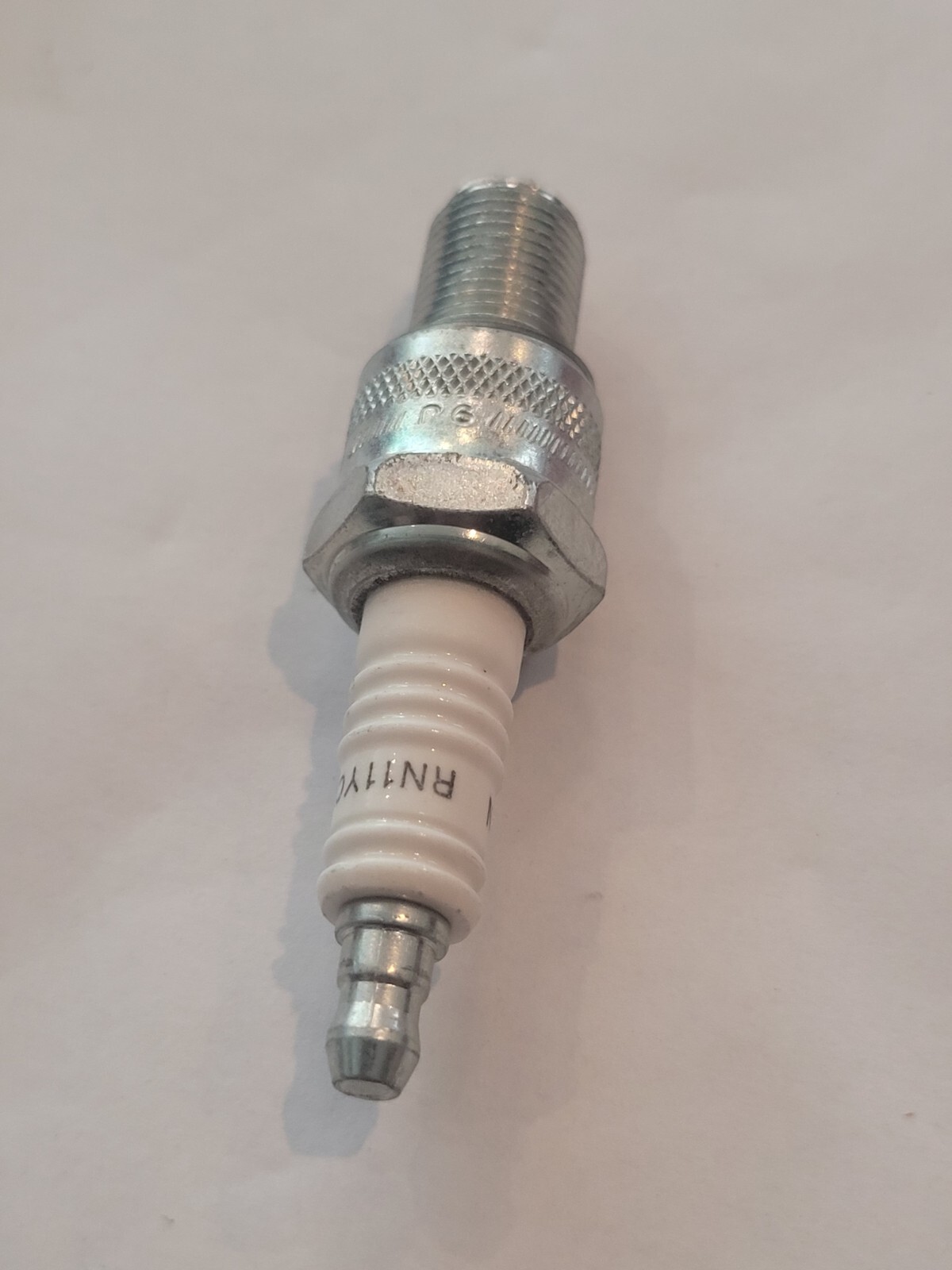 7189 322 RN11YC4 Champion Rotary Spark Plug WR8DS BPR5ES W16EPR-U F5RF ...