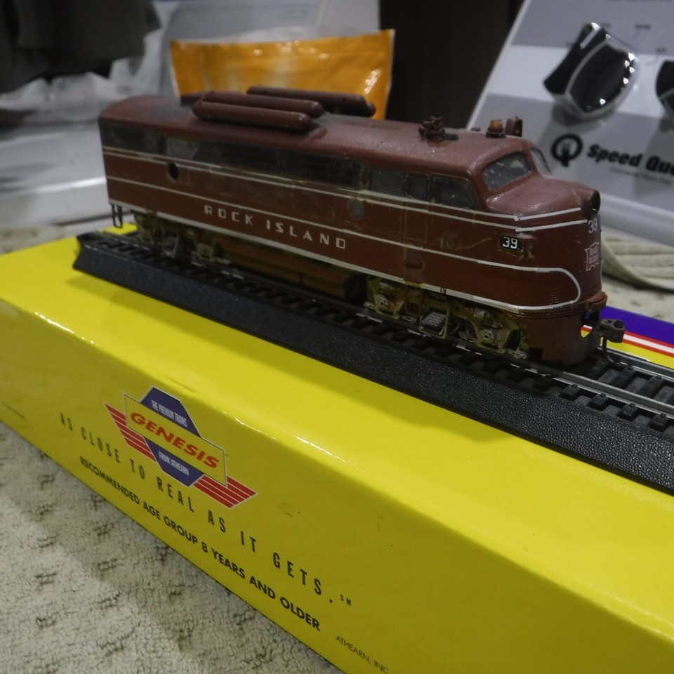 Athearn Genesis HO EMD F2A Rock Island DCC/SND custom paint and weatherd | eBay