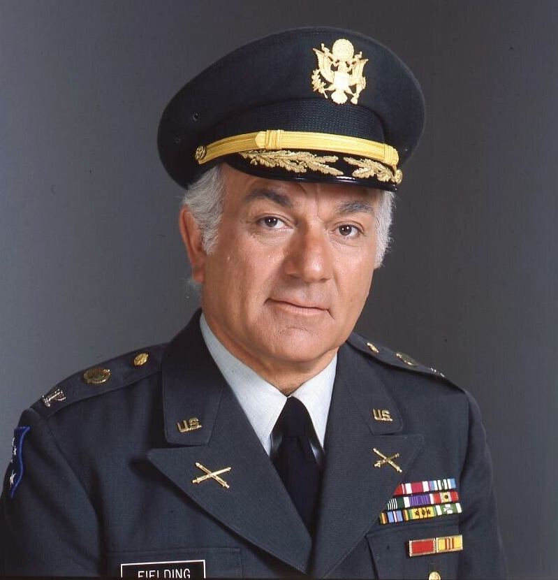 BR131-11 ROBERT MANDAN (3) Orig 2.25" Transparencies "PRIVATE BENJAMIN ...