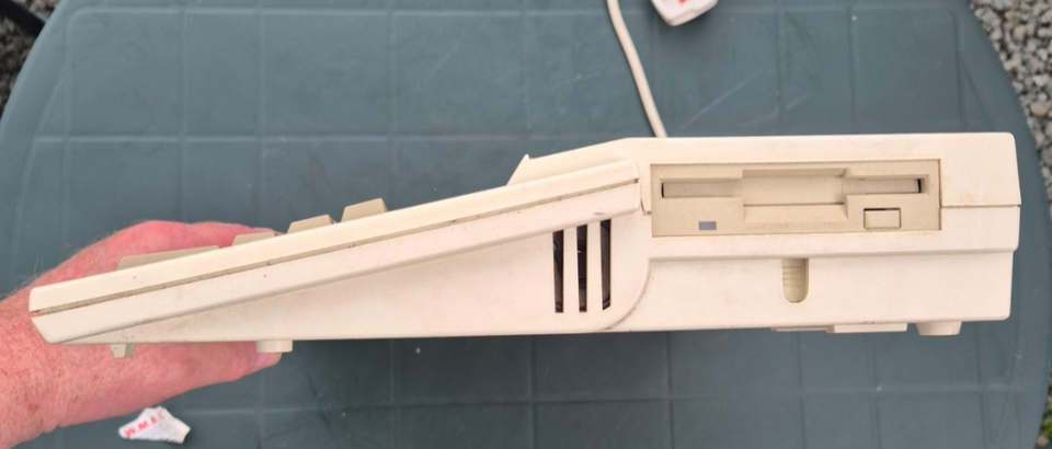 Acorn A3000 Computer - Complete - Powers on but only displays white ...