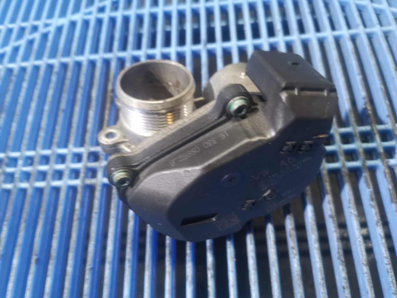 AUDI Q5 2016 2.0 TDI EGR COOLER VALVE 04L131501B - CNH CNHC | eBay