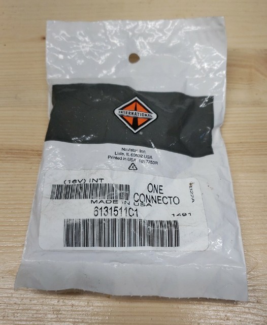 Navistar CONNECTR CONNECTOR PMT METRIC 6131511C1 for sale online | eBay