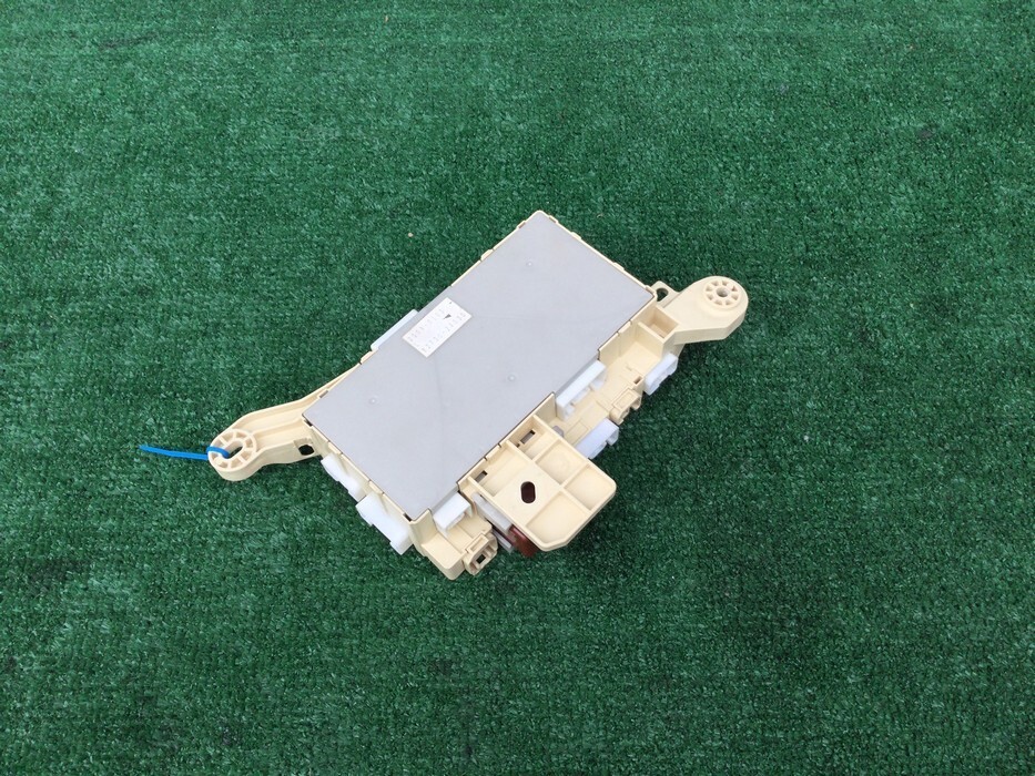 Lexus SC430 Dash Junction Block Passenger Side 82730-24030 2002-2005 ...