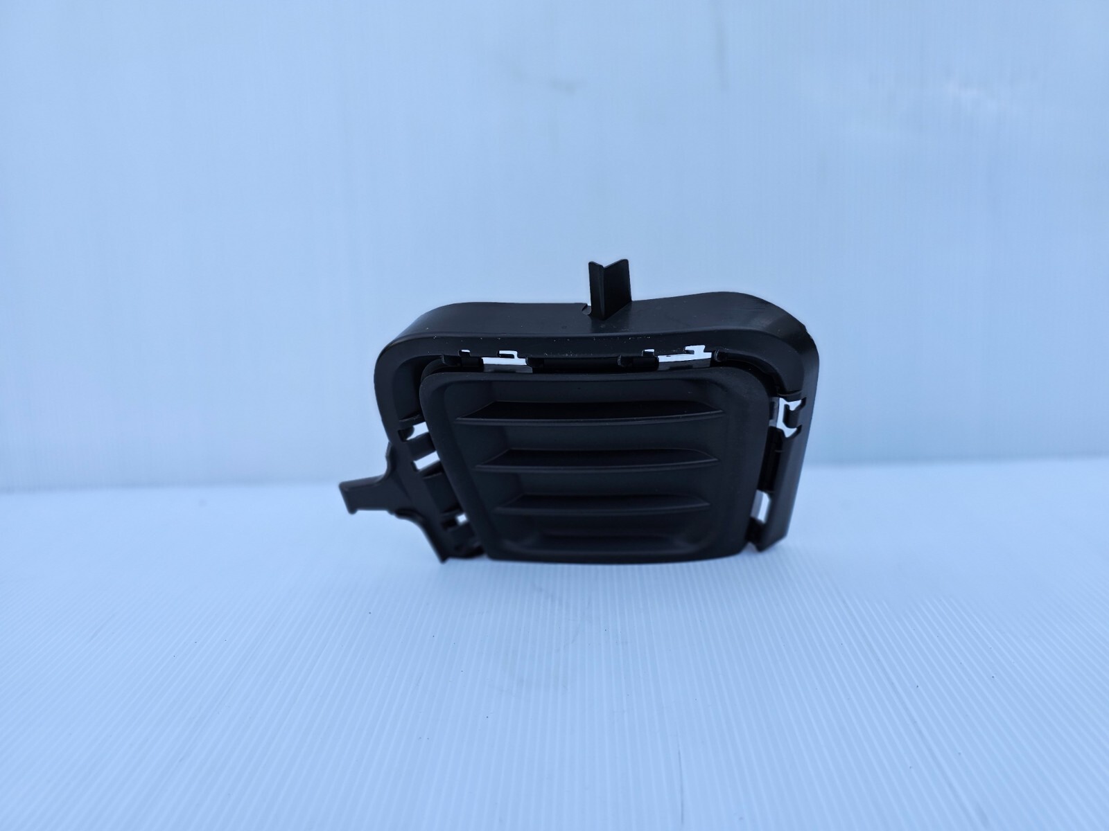 2012-2014 TOYOTA PRIUS C LEFT LH FRONT BUMPER FOG LIGHT COVER OEM 81482 ...