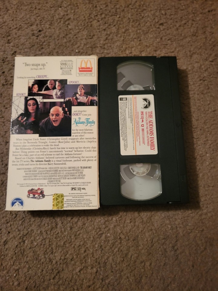 Addams Family Values VHS (1994) Cult Classic Raul Julia Anjelica ...