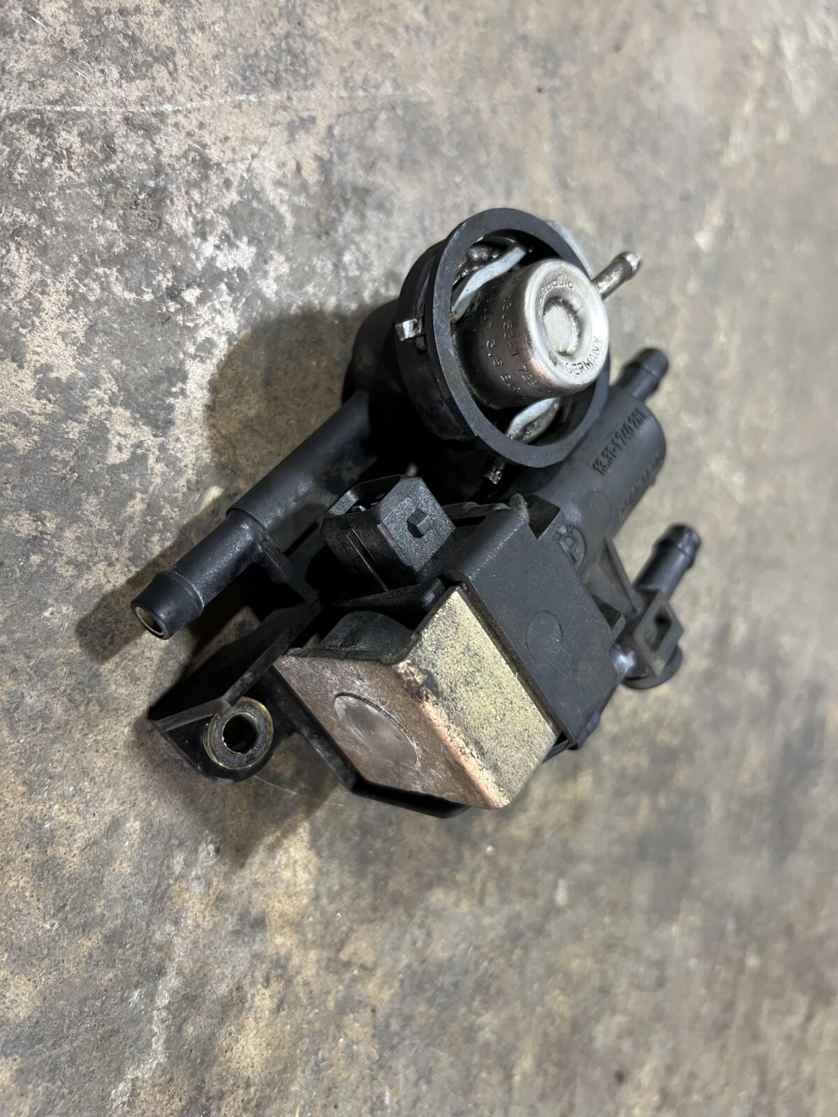 BMW 328 Fuel Control Valve Pressure Regulator E36 325 Is OEM 13.31-1 ...