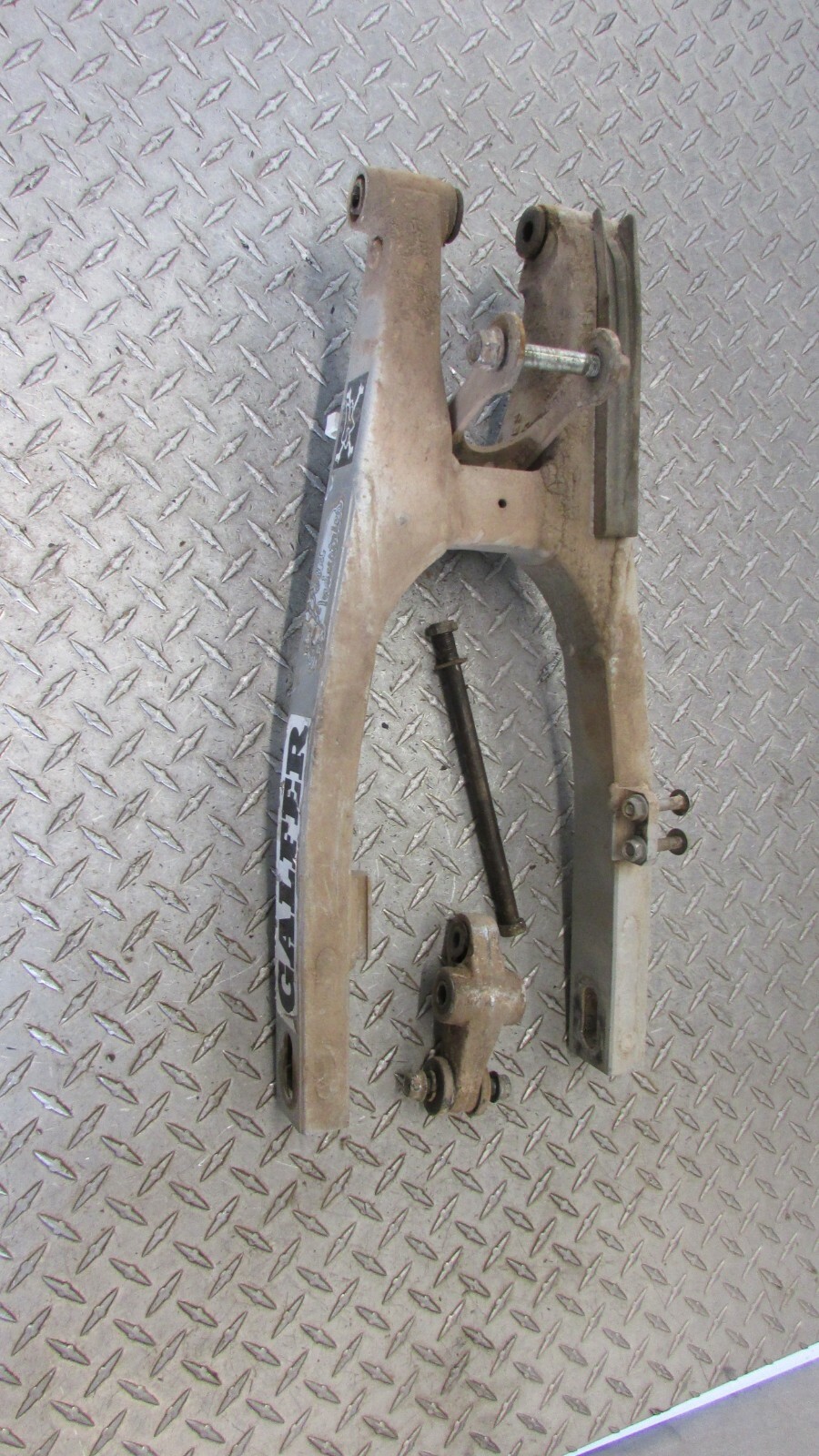 Yamaha YZ80 Swingarm with Shock Linage and Pivot Bolt T86 | eBay