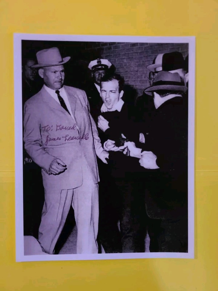 JAMES LEAVELLE SIGNED 8x10 photo Detective Cuffed To LEE HARVEY OSWALD ...