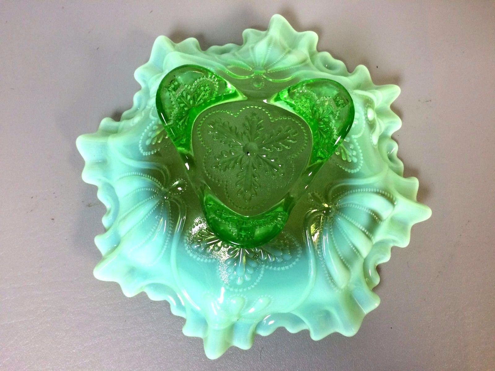 Jefferson Art Glass Meander Green Opalescent Tri-footed Bowl | eBay