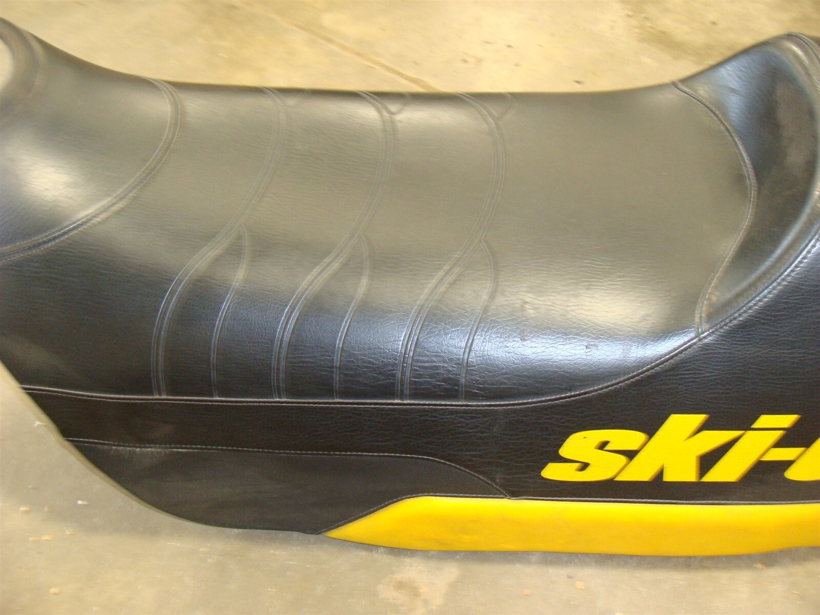 2002 SKI-DOO MXZ-700R zx complete seat base cover foam trunk taillight ...