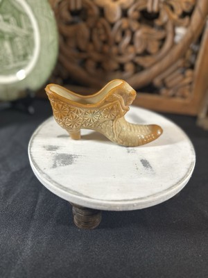 Boyd Glass Caramel Yellow Slag Glass Victorian Shoe with Bow 6”~Daisy ...