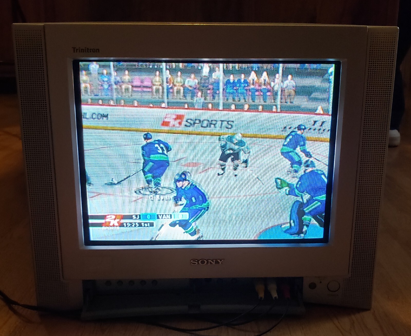 Sony Trinitron Retro Gaming TV KV-13FS100 13” CRT Tube Television Video ...