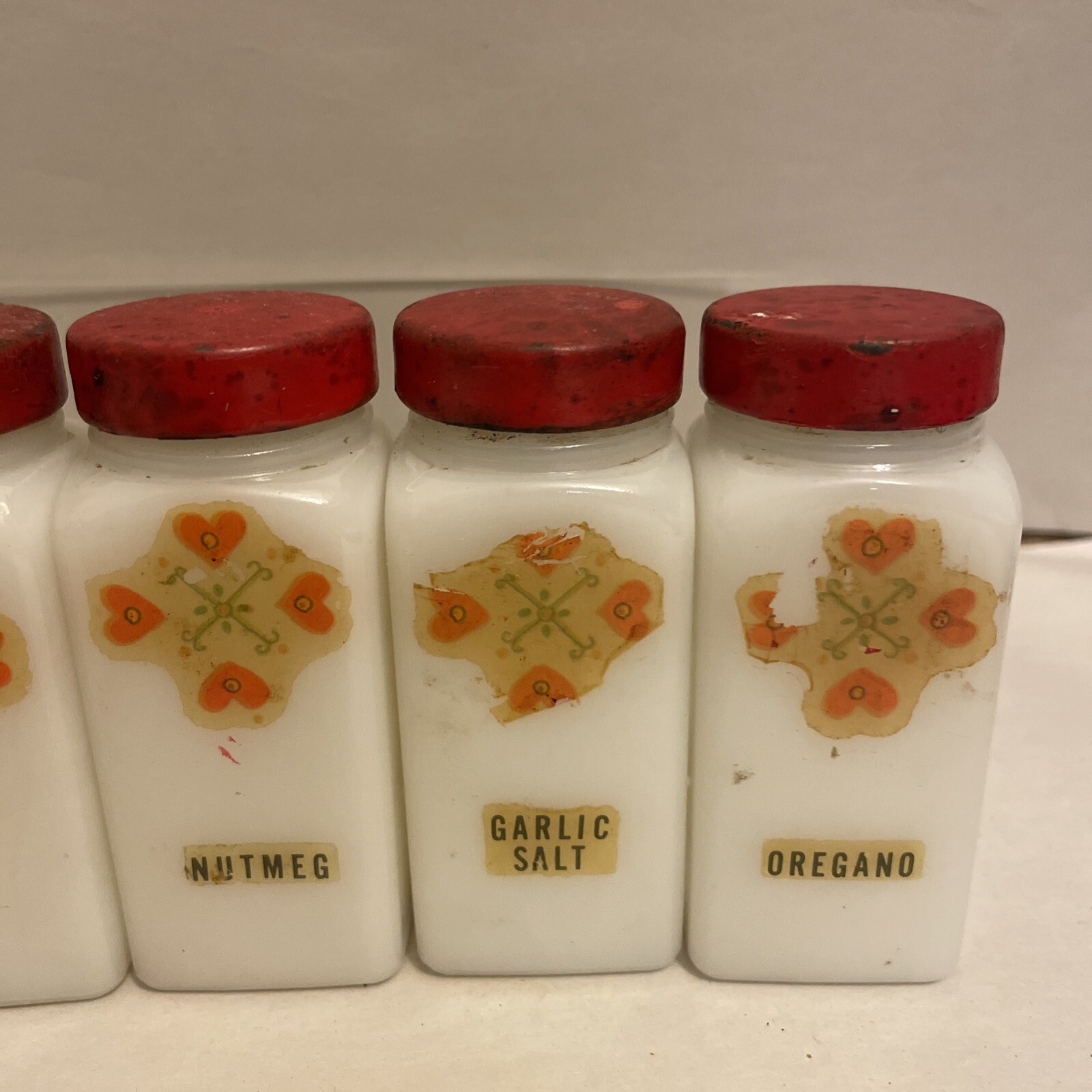 VINTAGE 10 SPICE RACK WHITE MILK GLASS RED CAPS TIN | eBay