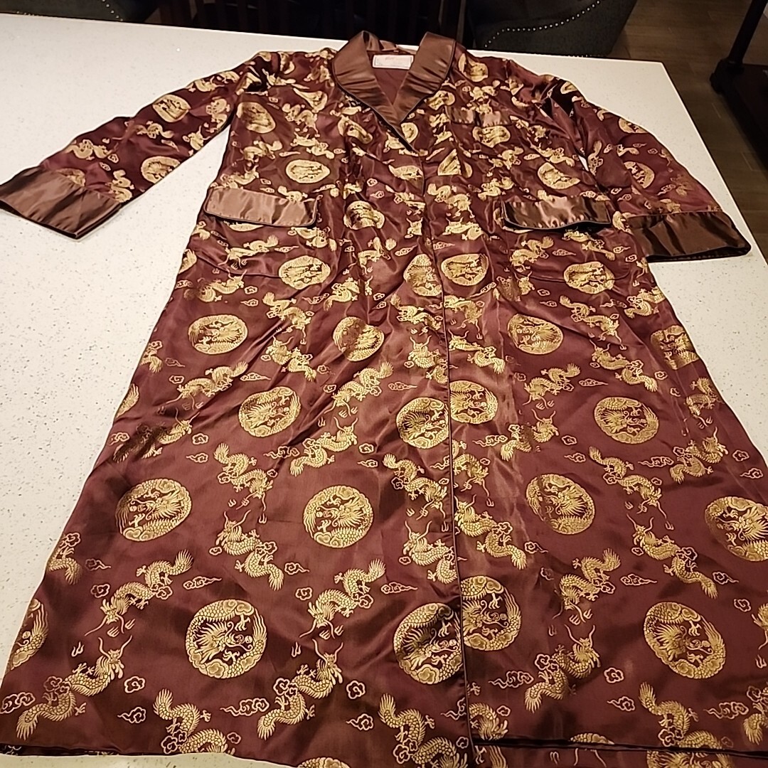 Vintage 1920s / 30s Chinese Silk Brown And Gold Smoking Vintage 1920s / 30s Chinese Silk Brown And Gold Smoking