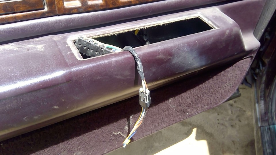 1993 Cadillac Fleetwood Driver Left Front Inside Door Trim Panel Only ...