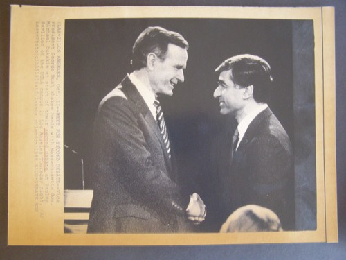 Bush Dukakis Debate Press Wire Photo 1988 Bush Dukakis Meet For Second ...
