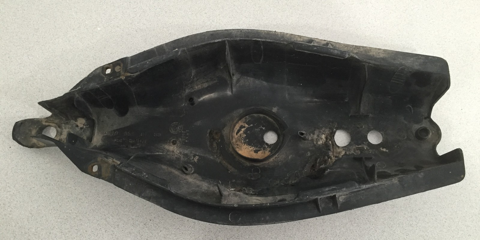 1987-1993 MERCEDES-BENZ 190e W201 ~ SPRING CONTROL ARM COVER ~ OEM PART ...