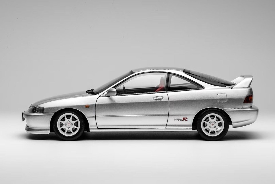 MOTORHELIX 1/18 HONDA INTEGRA TYPE R DC2 PRE-FACELIFT VERSION (PRESALE ...