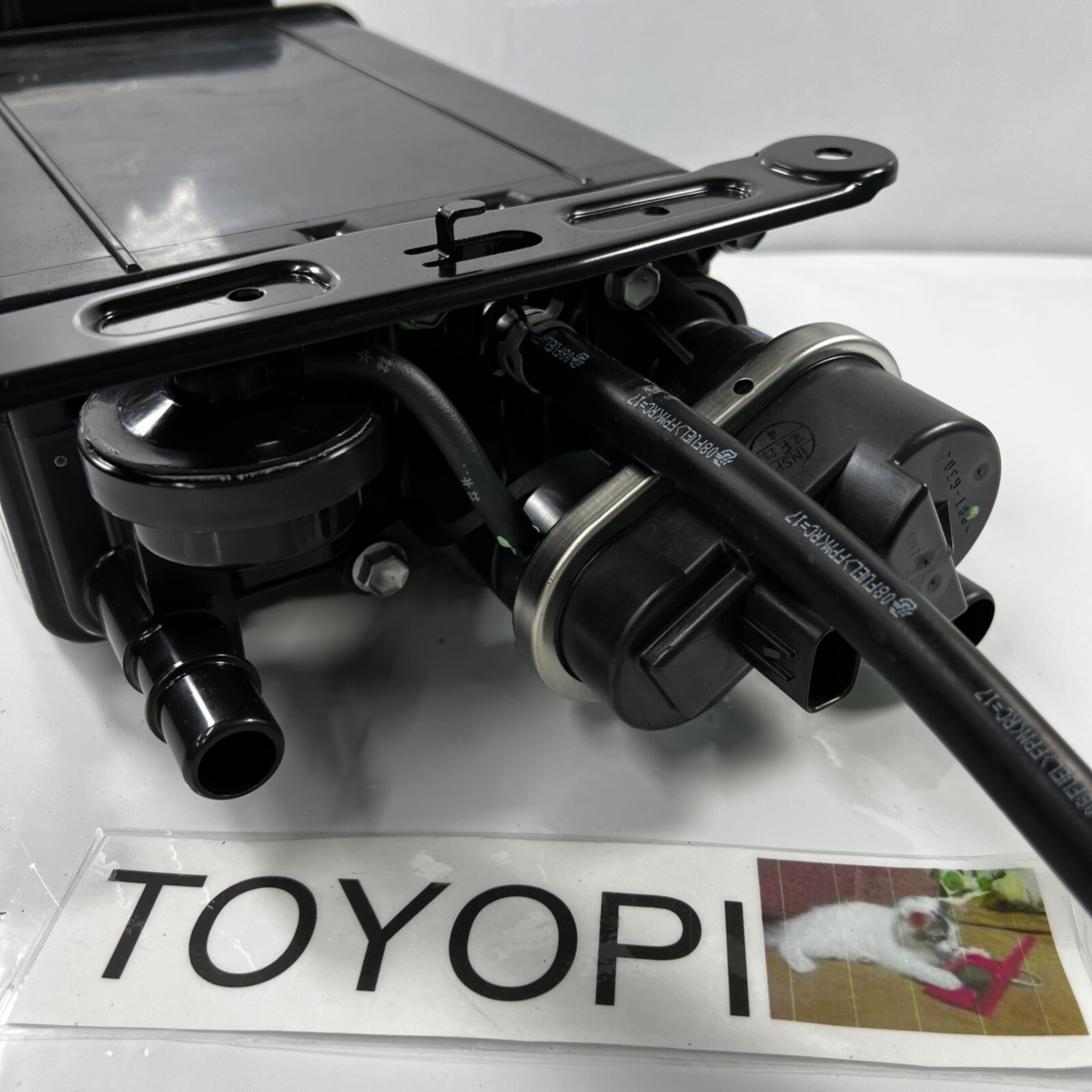 Toyota Genuine 77740-60450 OEM Lexus LX470 Vapor Charcoal Canister NEW ...