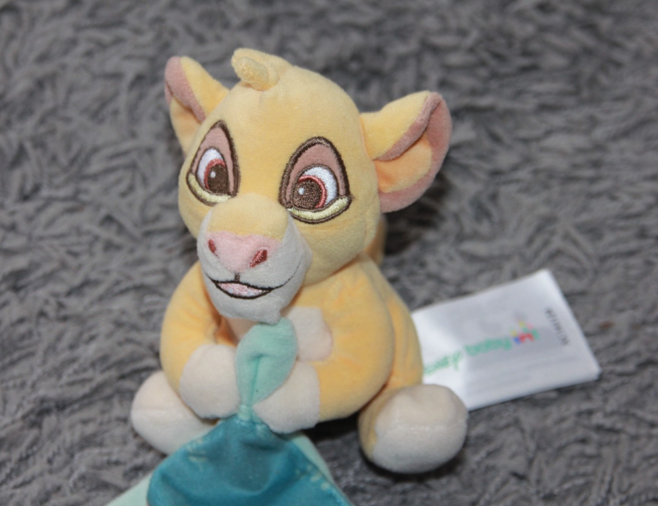 Doudou SIMBA Roi Lion mouchoir bleu jaune Timoun Pumba feuille DISNEY ...