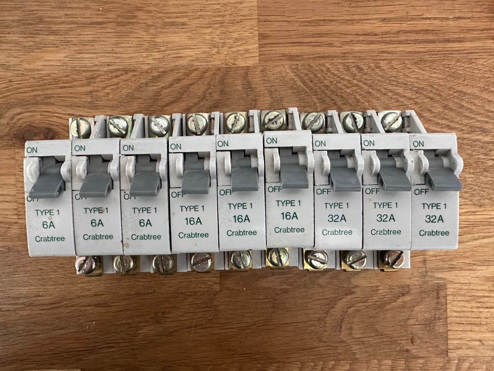 Crabtree SB6000 TYPE 1 MCB, 32 16 6 amp 32a 16a 6a BS3871 Category M6 ...