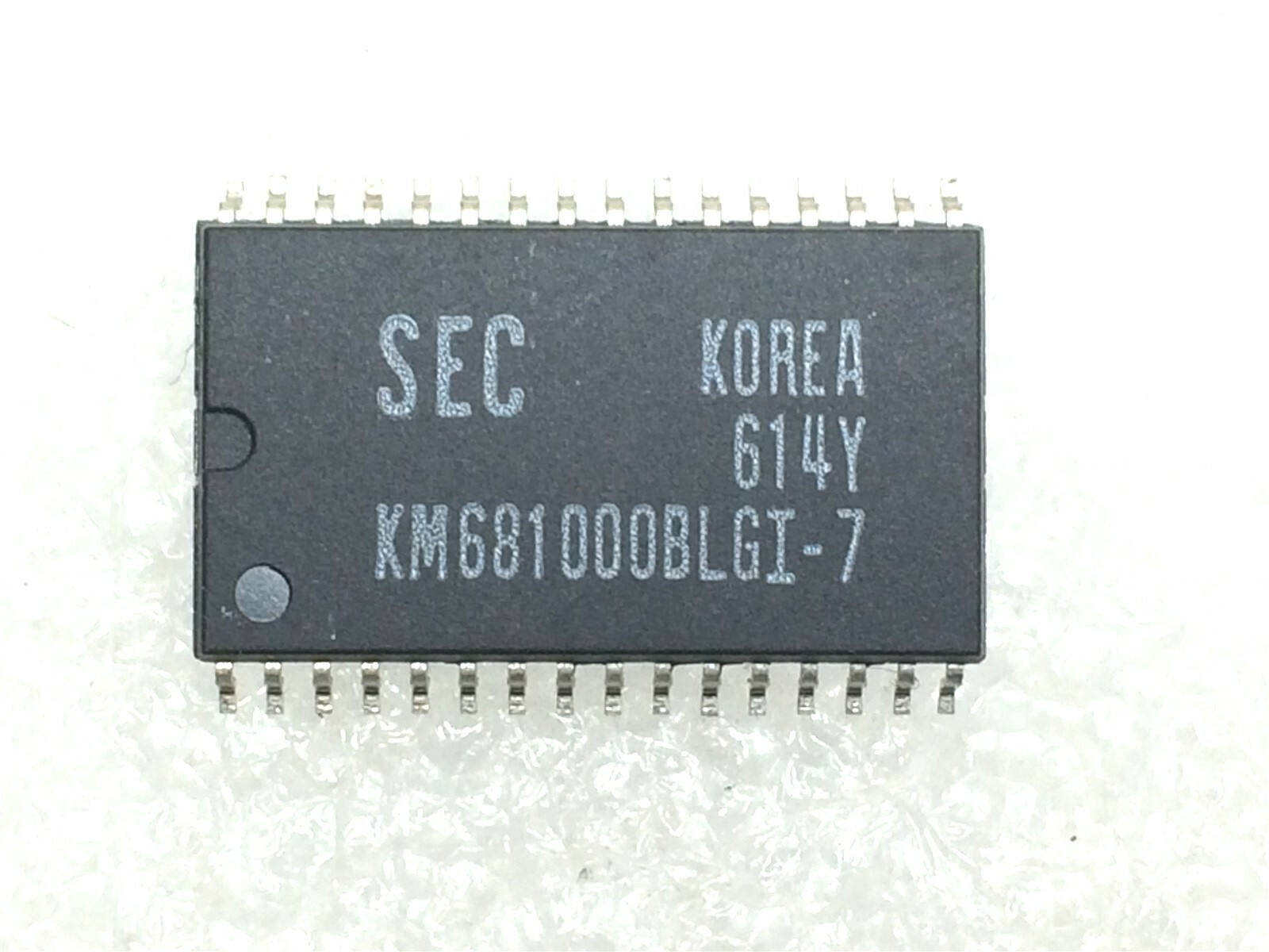 KM681000BLGI-7 SAMSUNG SRAM 5V 1M-bit 128K x 8 70ns 32-Pin SOP 2 UNITS ...
